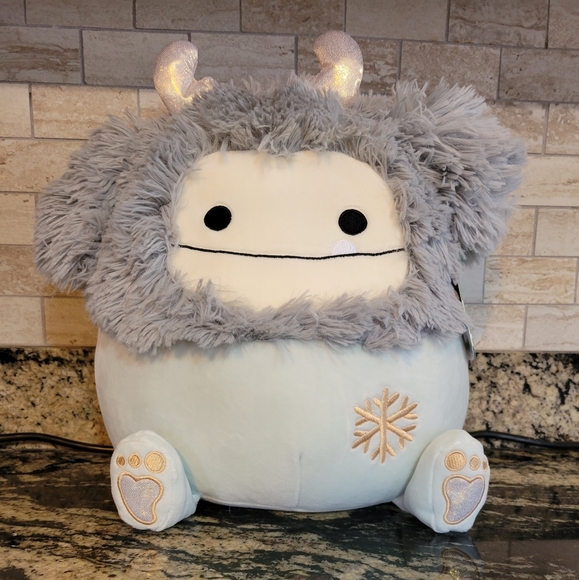 Squishmallows | Toys | Squishmallows Evita The Christmas Bigfoot 2 ...